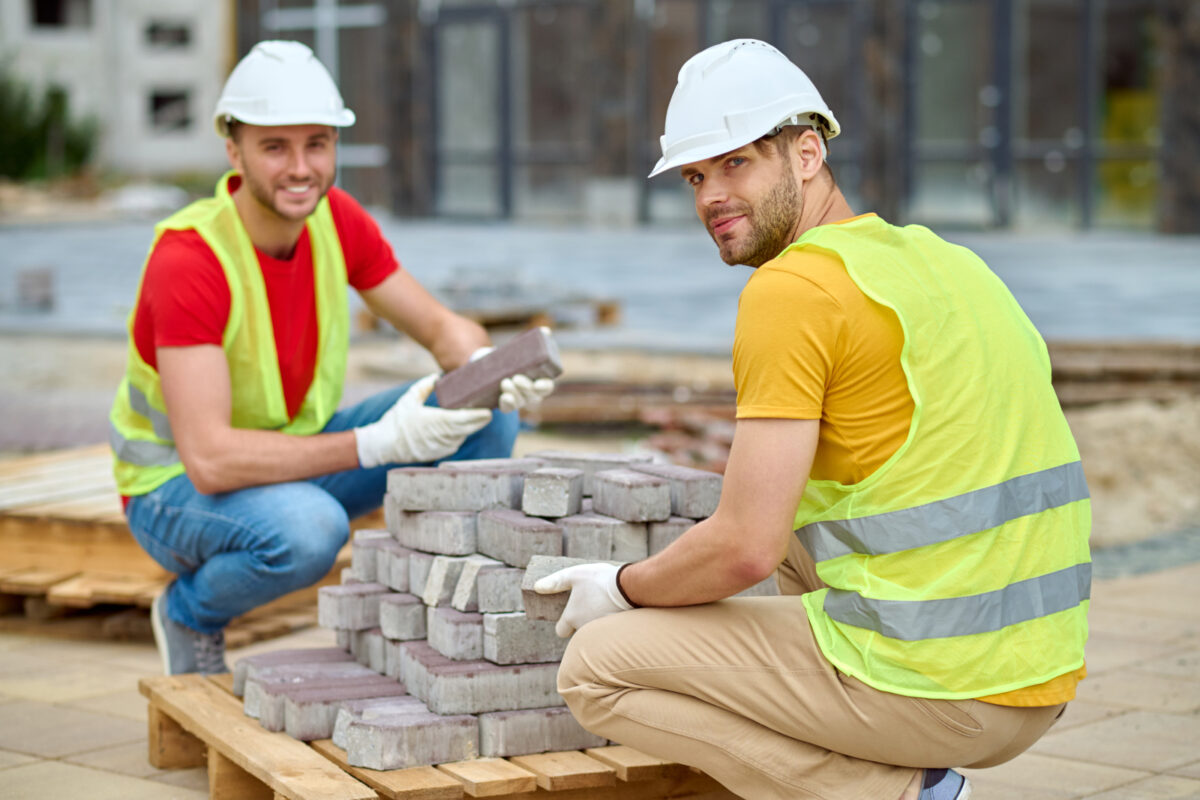 Government pledges £600m to train up to 60,000 new construction workers ...